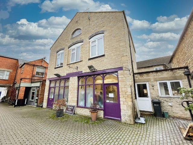 Apartment at Warren Gorse Mews, Cotswold District