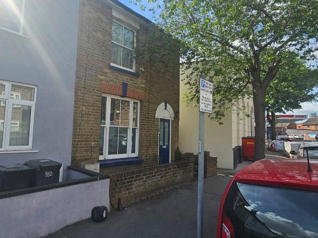 Apartment at Warren Road, Greater London