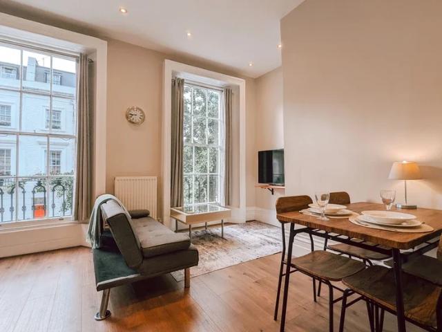 Apartment at Warwick Way, City of Westminster