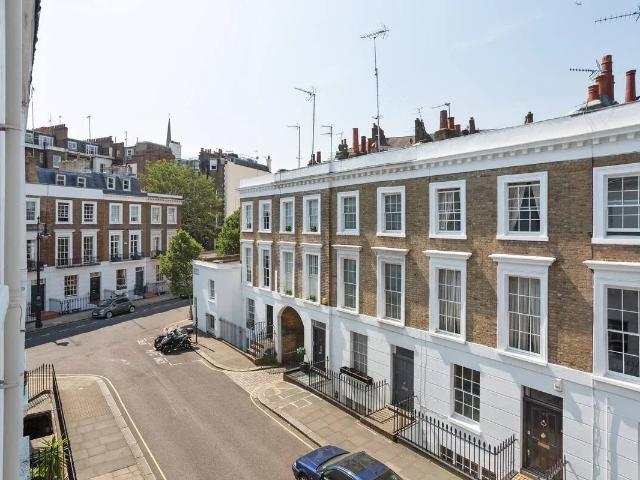 Apartment at Warwick Way, City of Westminster