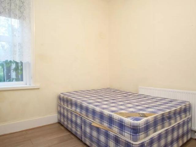 Apartment at Warwick Way, City of Westminster