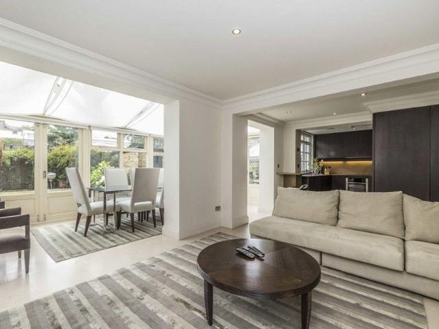 Apartment at Warwick Avenue, City of Westminster