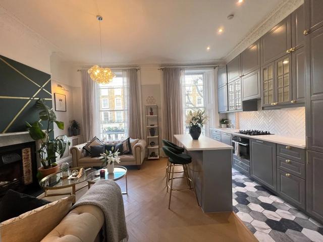 Apartment at Warwick Avenue, City of Westminster