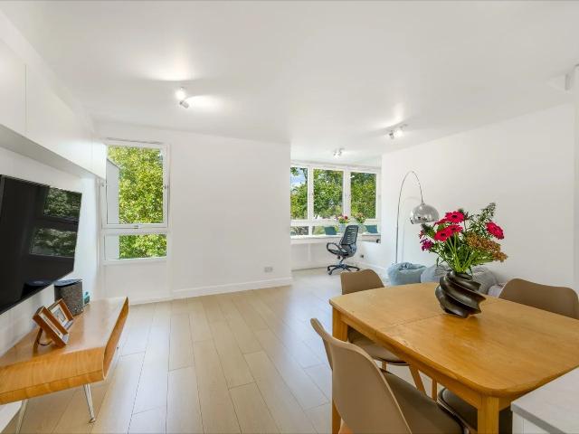 Apartment at Warwick Crescent, City of Westminster
