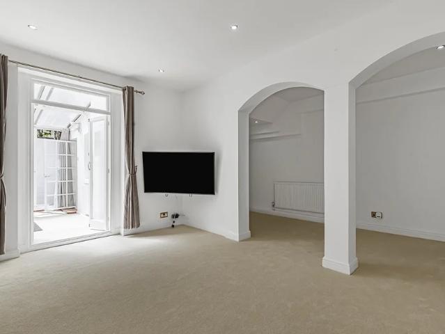House at Warwick Gardens, Greater London