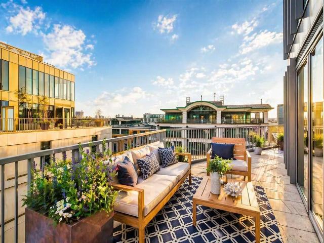 Apartment at Warwick Lane, Greater London