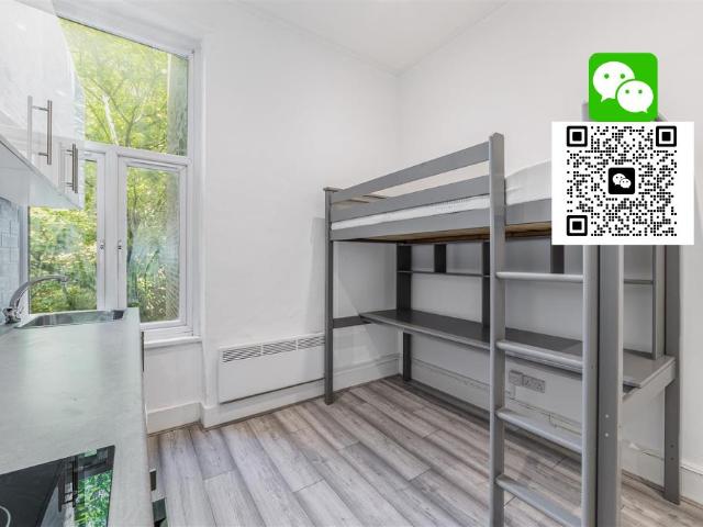 Apartment at Warwick Road, Greater London