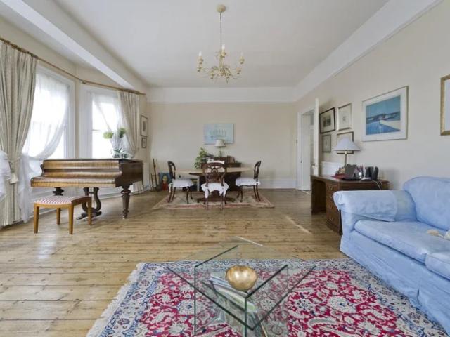 Apartment at Warwick Road, Greater London