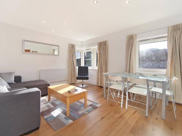 Apartment at Warwick Road, Greater London