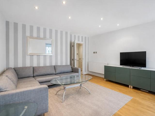 Apartment at Warwick Road, Greater London