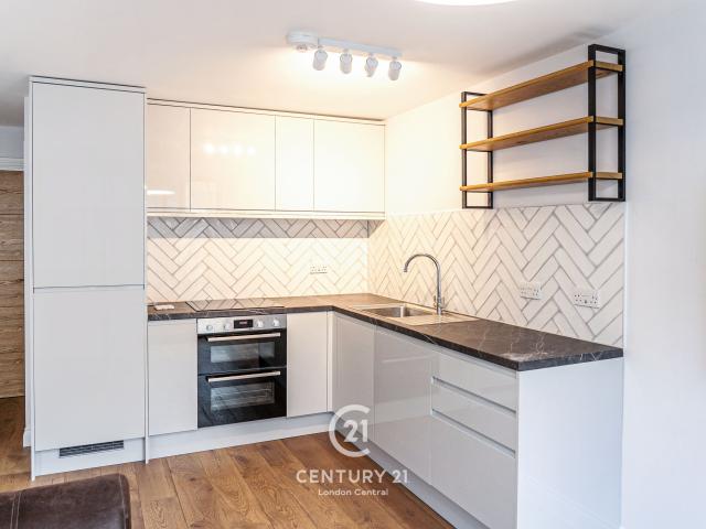 Apartment at Warwick Road, Greater London