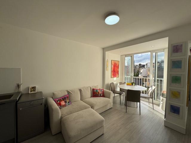 Apartment at Warwick Road, Greater London