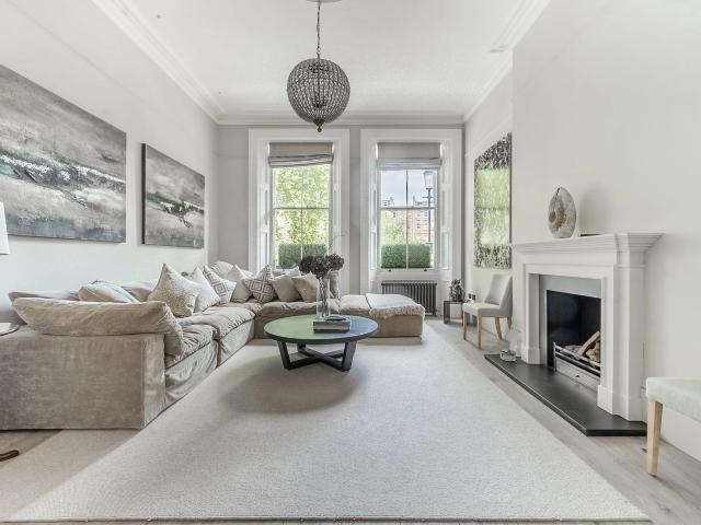 Apartment at Warwick Road, Greater London