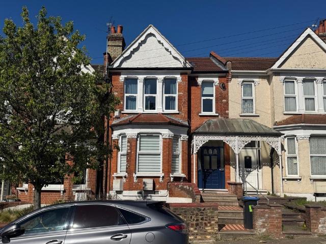 Apartment at Warwick Road, Greater London
