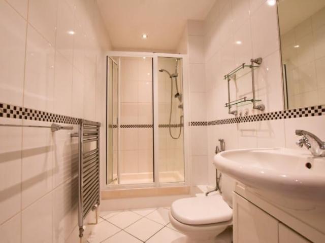 Apartment at Warwick Road, Greater London