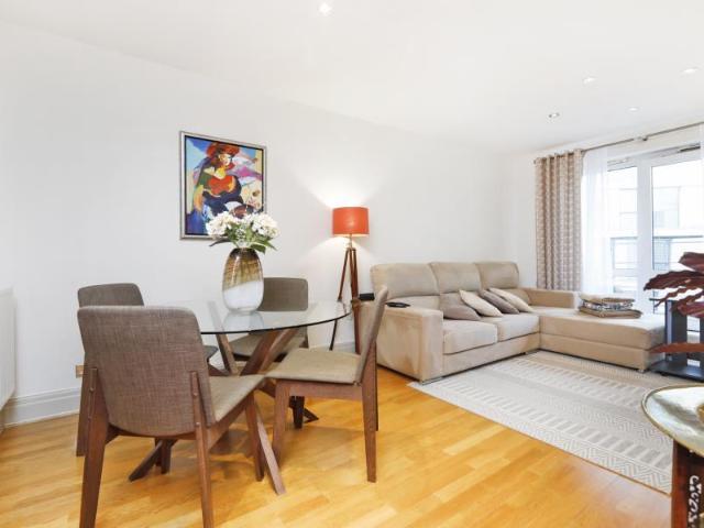 Apartment at Warwick Road, Greater London