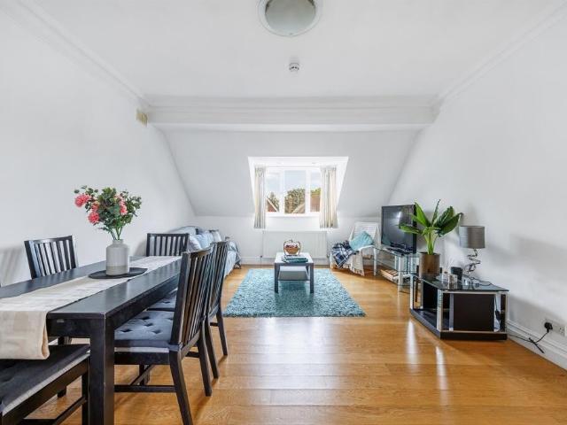 Apartment at Warwick Road, Greater London
