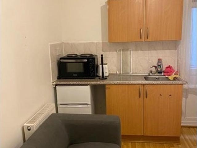 Apartment at Warwick Road, London
