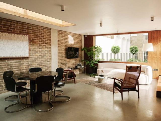 Apartment at Weymouth Mews, London