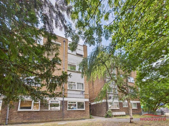 Apartment at Weald Lane, Greater London