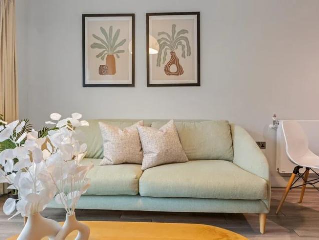 Apartment at Weaver Walk, Greater London