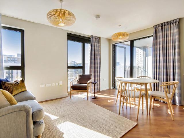 Apartment at Weaver Walk, Greater London