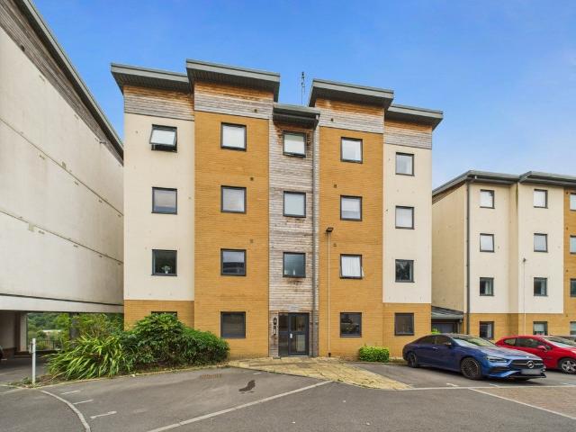 Apartment at Weavers Mill Close, Bristol