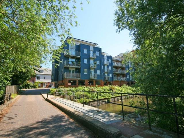 Apartment at Weir Court, Canterbury