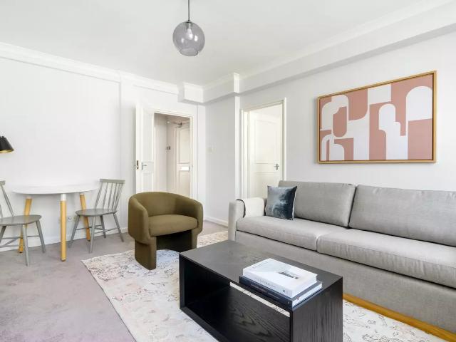 Apartment at Welbeck Way, City of Westminster