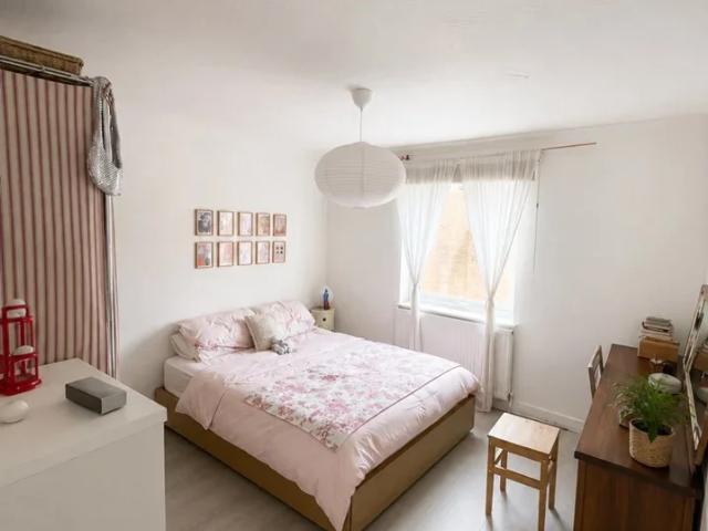 Apartment at Well Street, Greater London