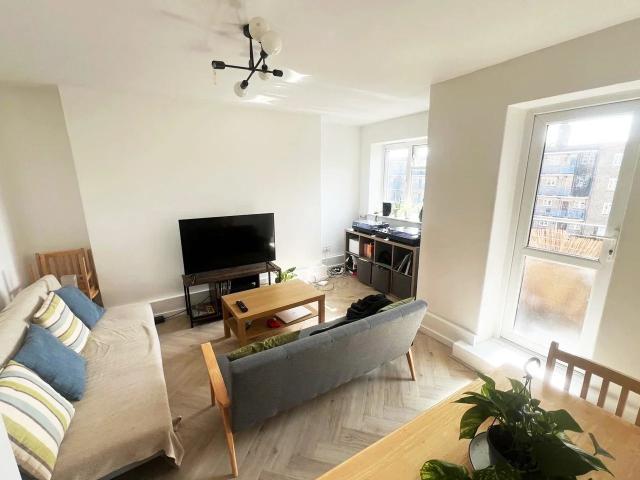 Apartment at Well Street, Greater London