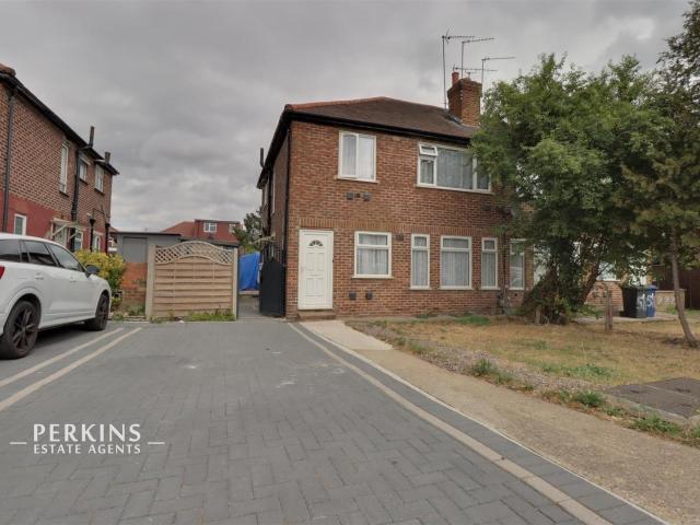 Apartment at Welland Gardens, Greater London