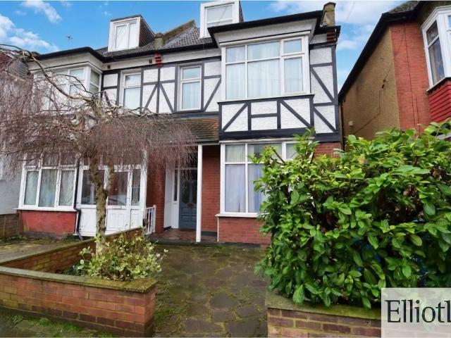 Apartment at Welldon Crescent, Greater London