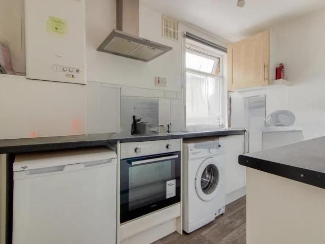 Apartment at Wellfield Road, Greater London