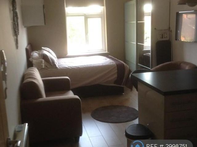 Apartment at Wellingborough Road, Northampton