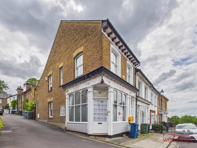 Apartment at Wellington Terrace, Greater London