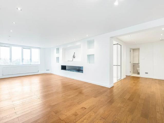 Apartment at Wellington Place, City of Westminster