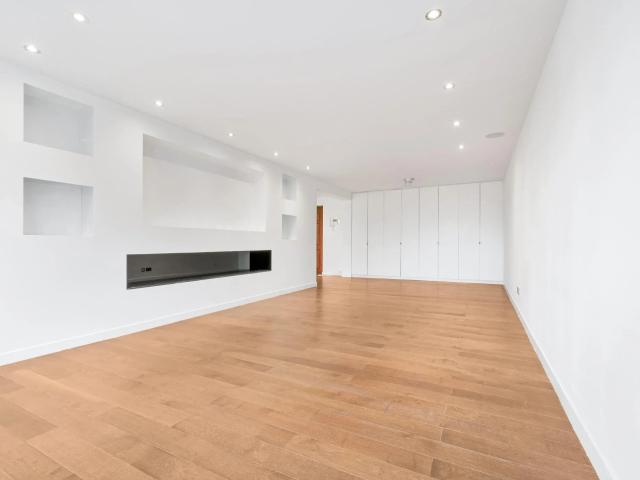 Apartment at Wellington Road, City of Westminster