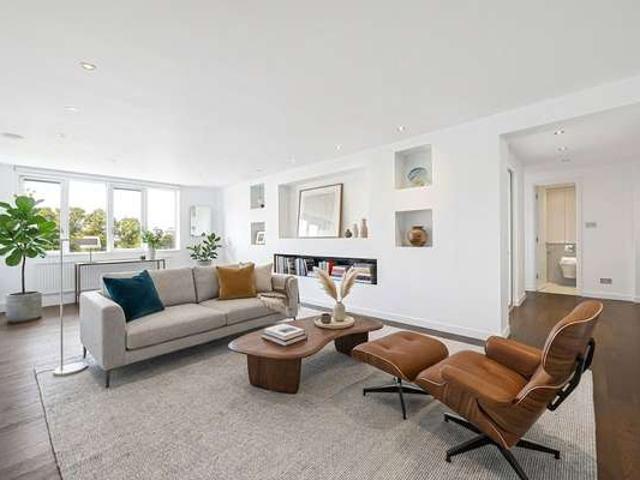 Apartment at Wellington Road, City of Westminster