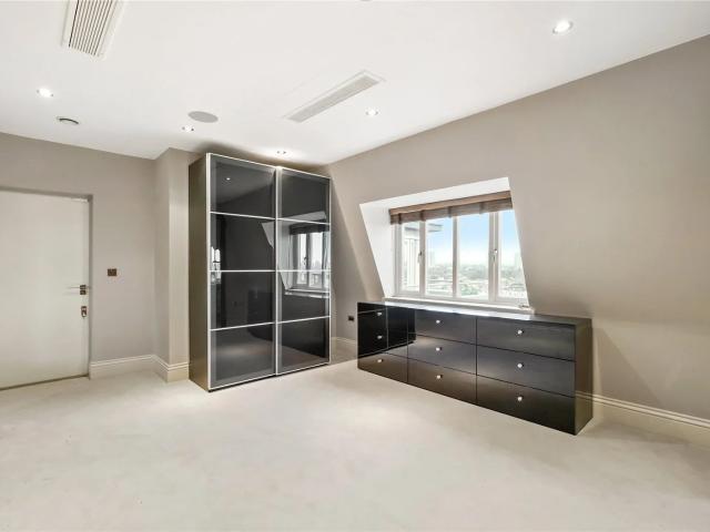 Apartment at Wellington Road, City of Westminster