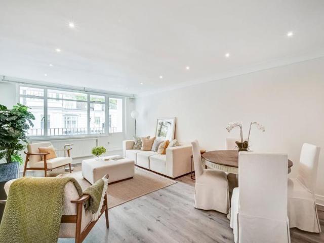 Apartment at Wellington Road, City of Westminster