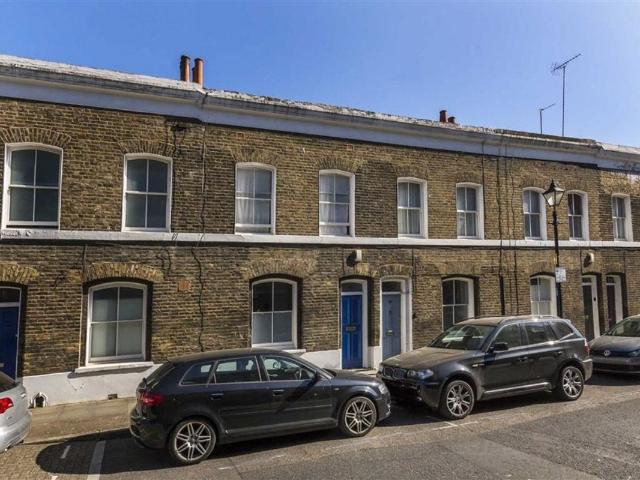 Apartment at Wellington Row, Greater London