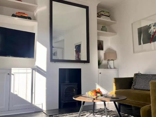 Apartment at Wellington Row, Greater London