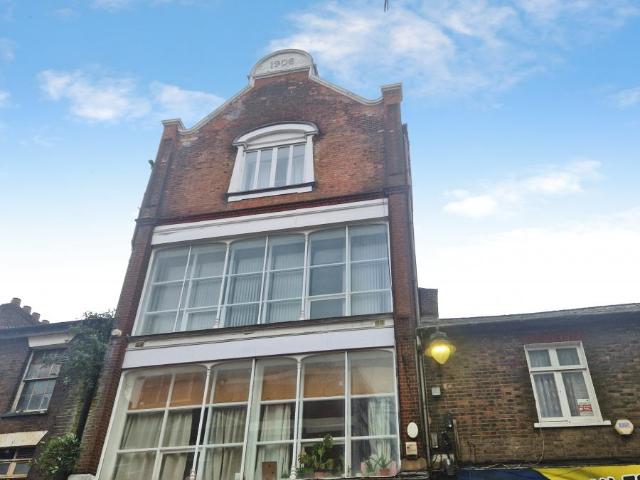 Apartment at Wellington Street, Luton