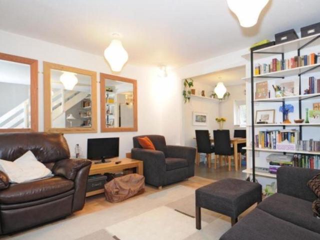 Apartment at Wells House Road, Greater London