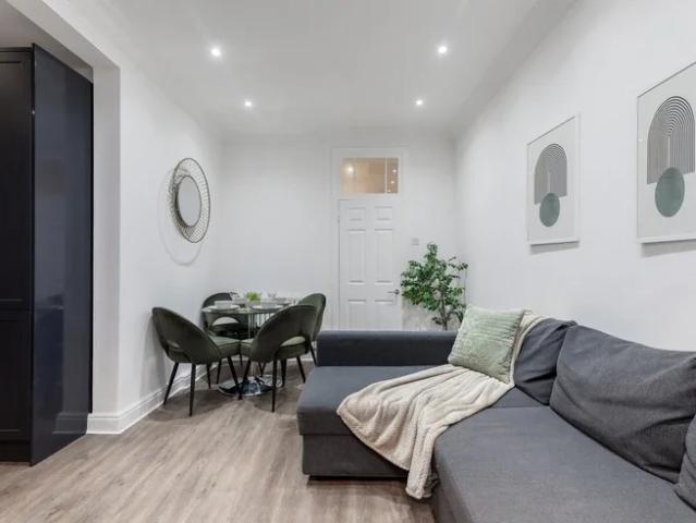 Apartment at Wells Street, City of Westminster