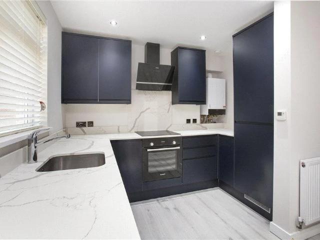 Apartment at Wentworth Park, Greater London