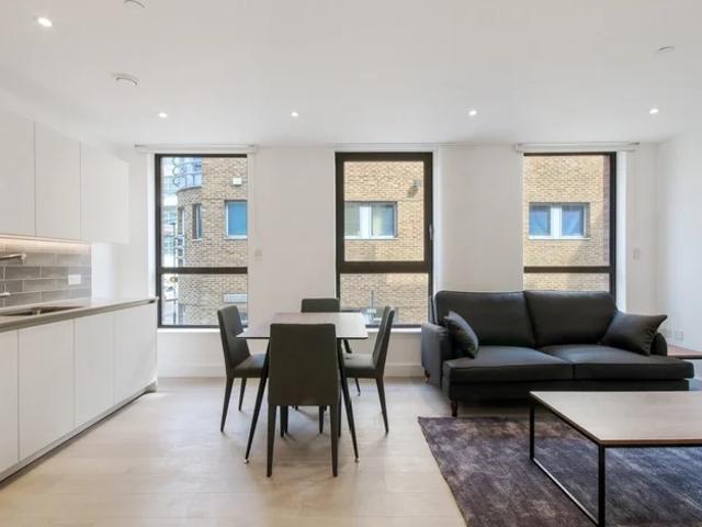 Apartment at Wentworth Street, Greater London