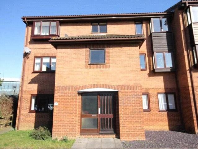 Apartment at Wesley Drive, Borough of Runnymede