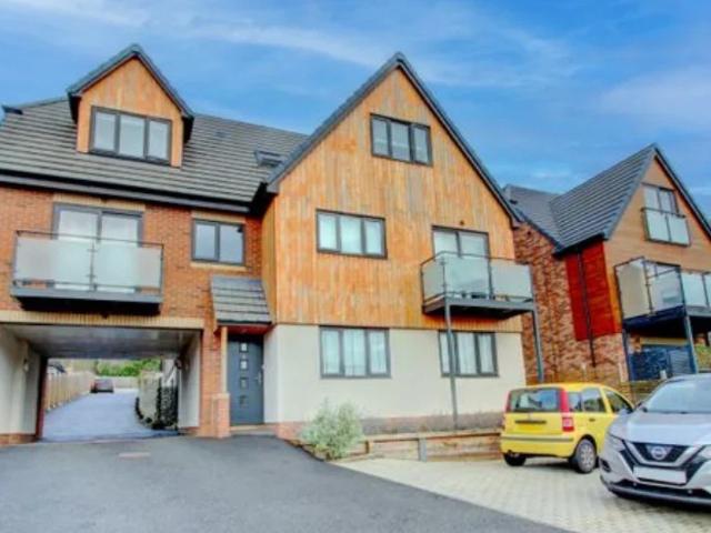 Apartment at West Wycombe Road, High Wycombe